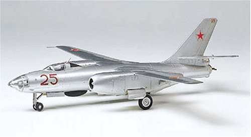 Tamiya 61601 Combat Plane Series No.1 Ilyushin IL-28 Beagle 1/100 Scale Kit - Plaza Japan