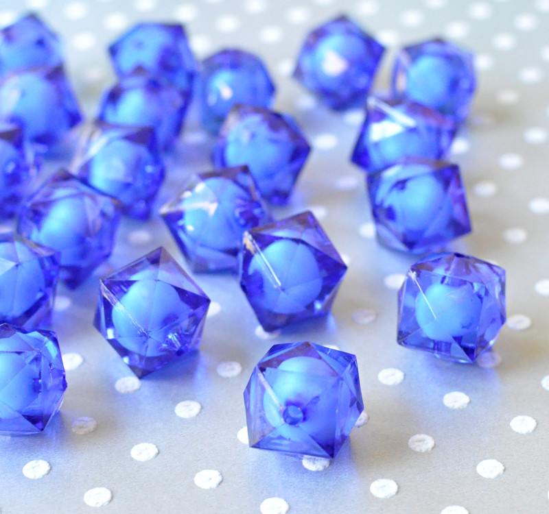 20mm Royal blue ice cube faceted acrylic plastic beads
